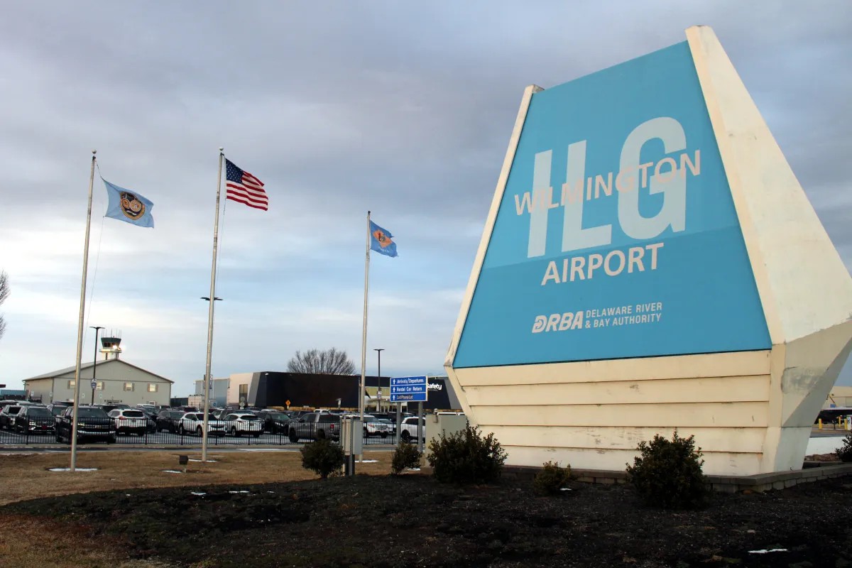 Even more mail delays, explained: How two quiet USPS changes are ...