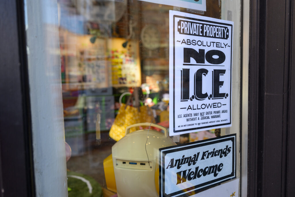 Handcuffed man uses gun to kill himself in Cheyenne police vehicle ...