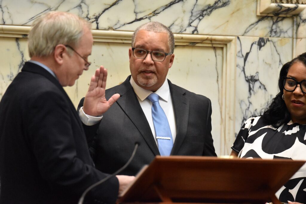 House, Senate finally up to full strength with swearing-in of Stinnett ...