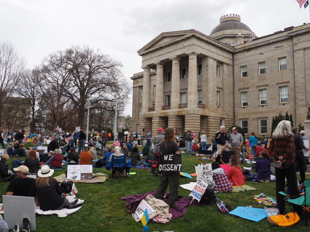 Ahead of Trump address, hundreds protest in ‘People’s Picnic’ at North ...