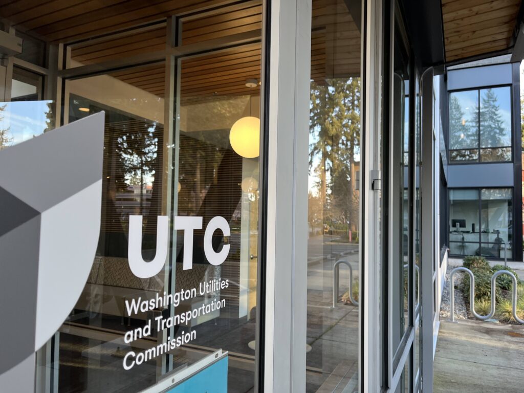 Inslee’s effort to cut pay, oust regulatory leader falters | News From ...