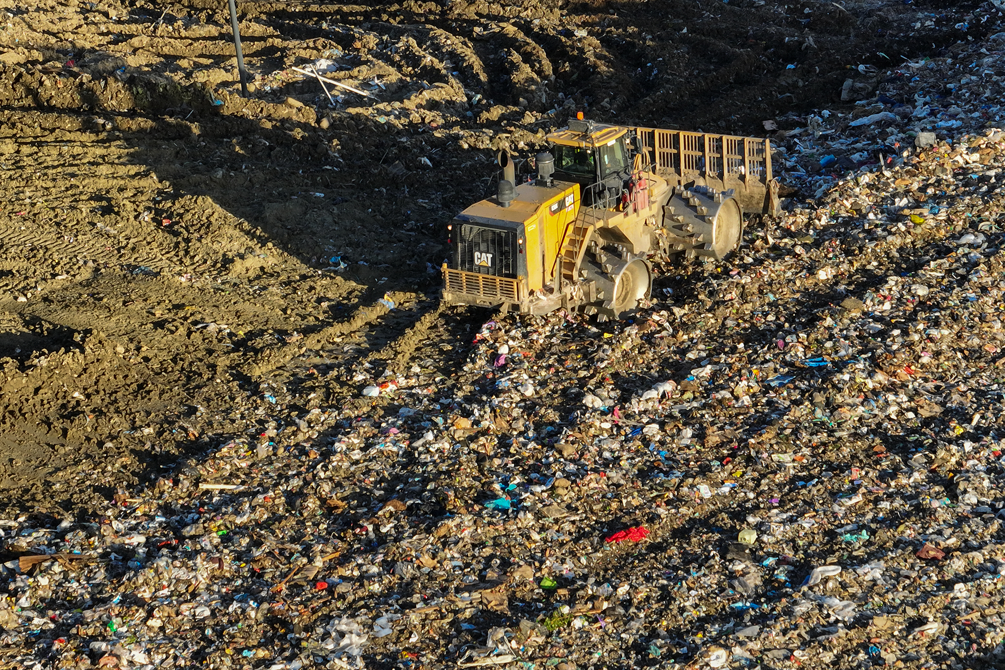 A burning California landfill has made neighbors miserable for 3 years ...