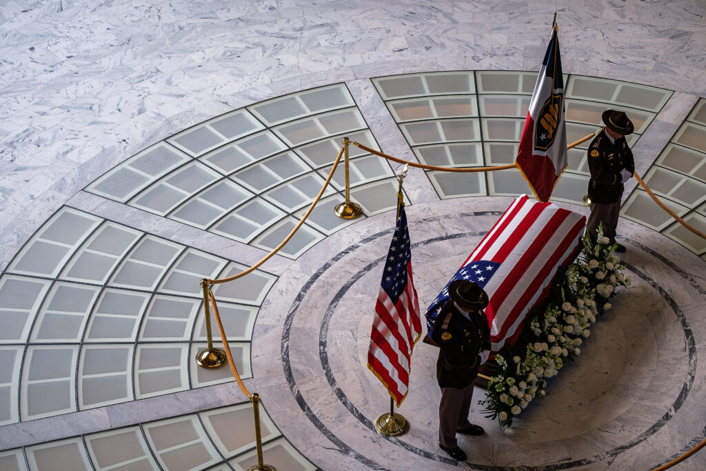 Hundreds come to honor Mia Love ahead of funeral | News From The States