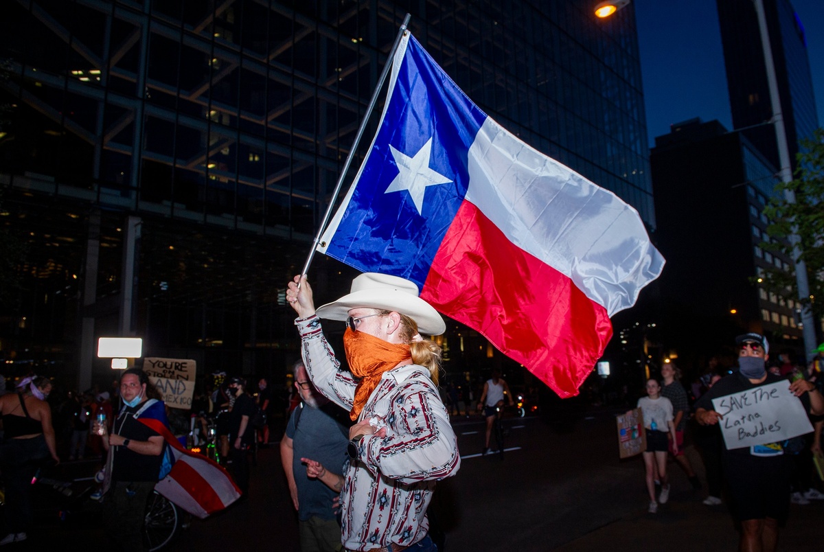 Photos: “No Kings” protests across Texas | News From The States