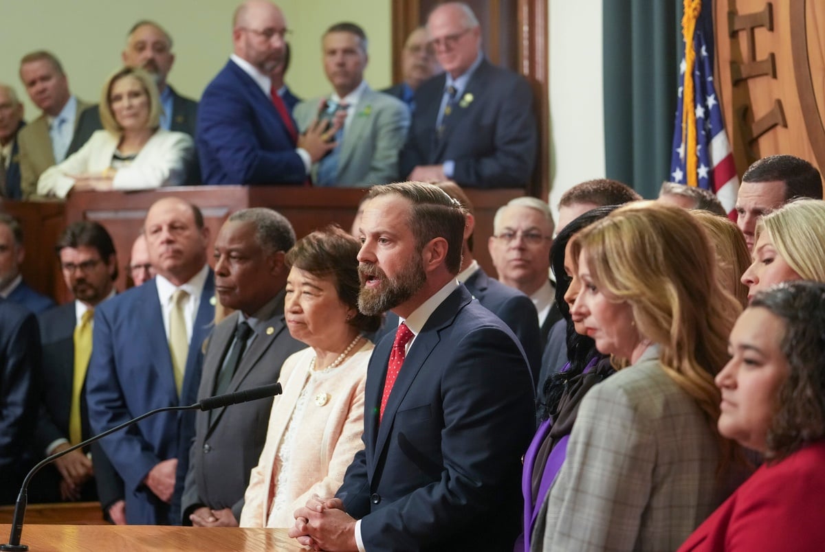 House Democrats helped Dustin Burrows win the gavel. Their departure ...