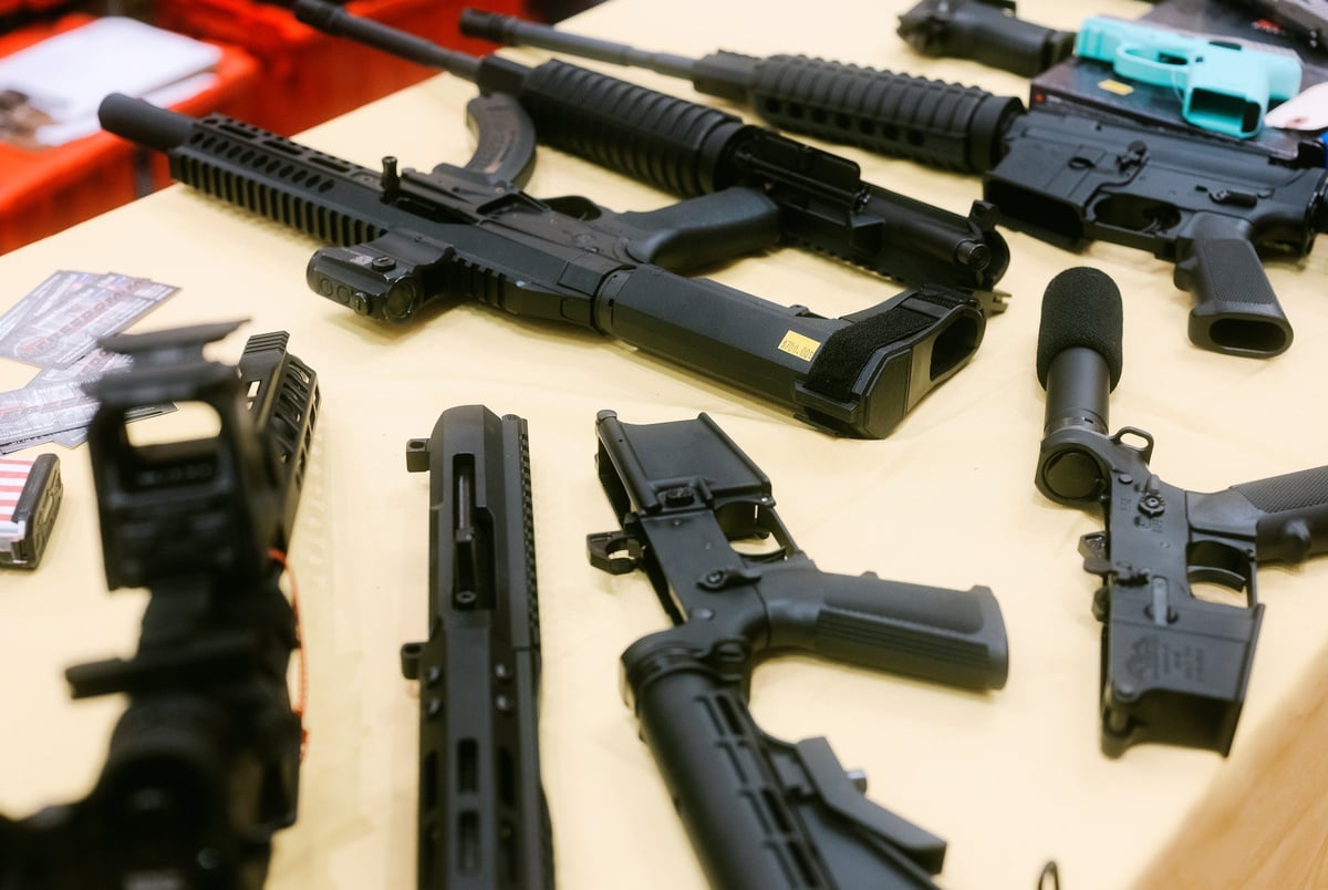 Texas bill requiring 10-year prison sentences for gun felonies faces ...