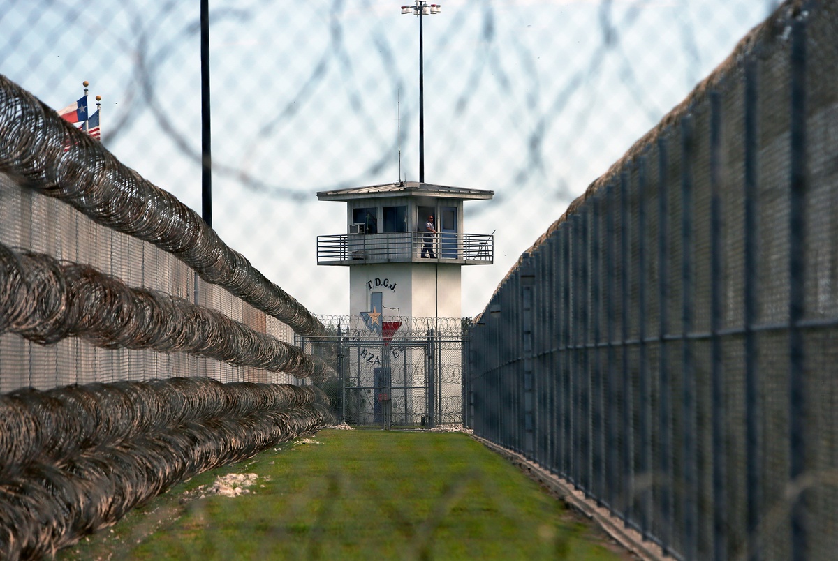 Texas prison system issues statewide lockdown to combat illegal drugs ...