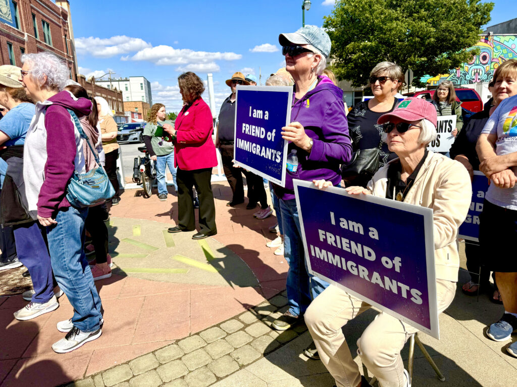 Show of support for immigrants and refugees gets loud on Omaha’s South ...