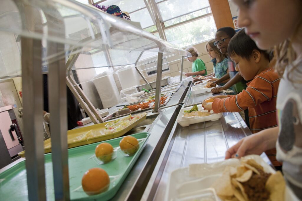 Sanders announces new farm-to-table meal program for Arkansas schools ...