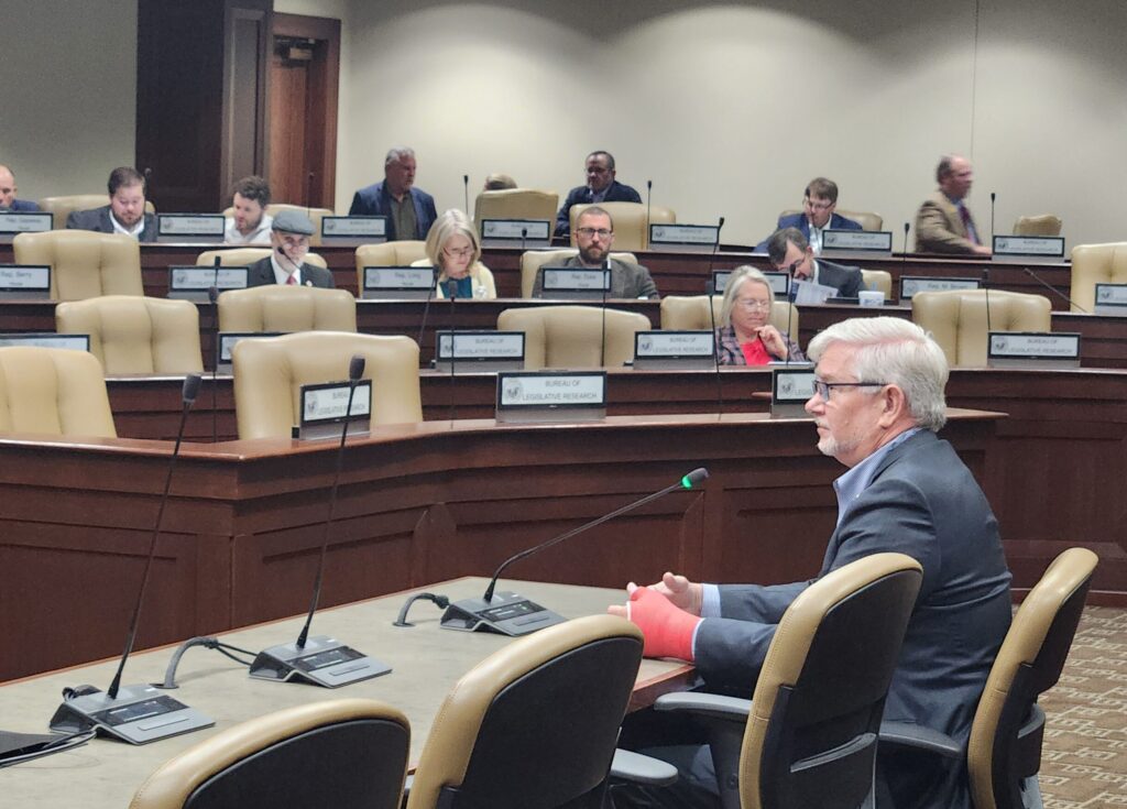 UPDATED: Arkansas prison board member calls for less expensive options ...