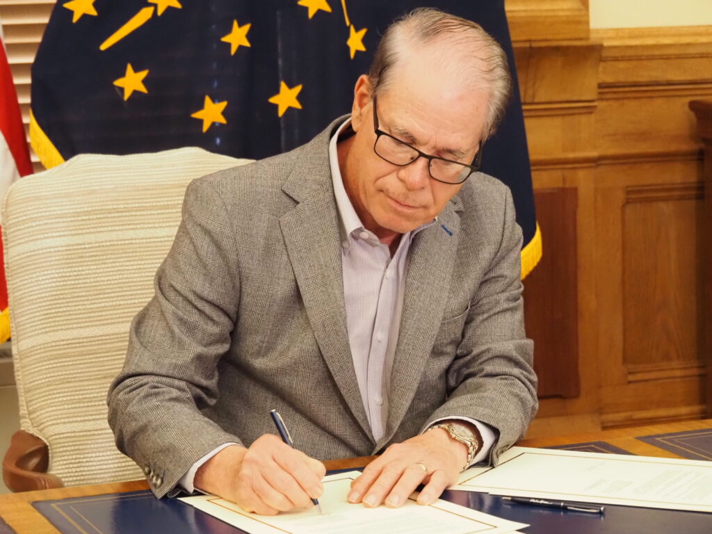 Medicaid work requirements, Indiana-Illinois boundary commission signed ...