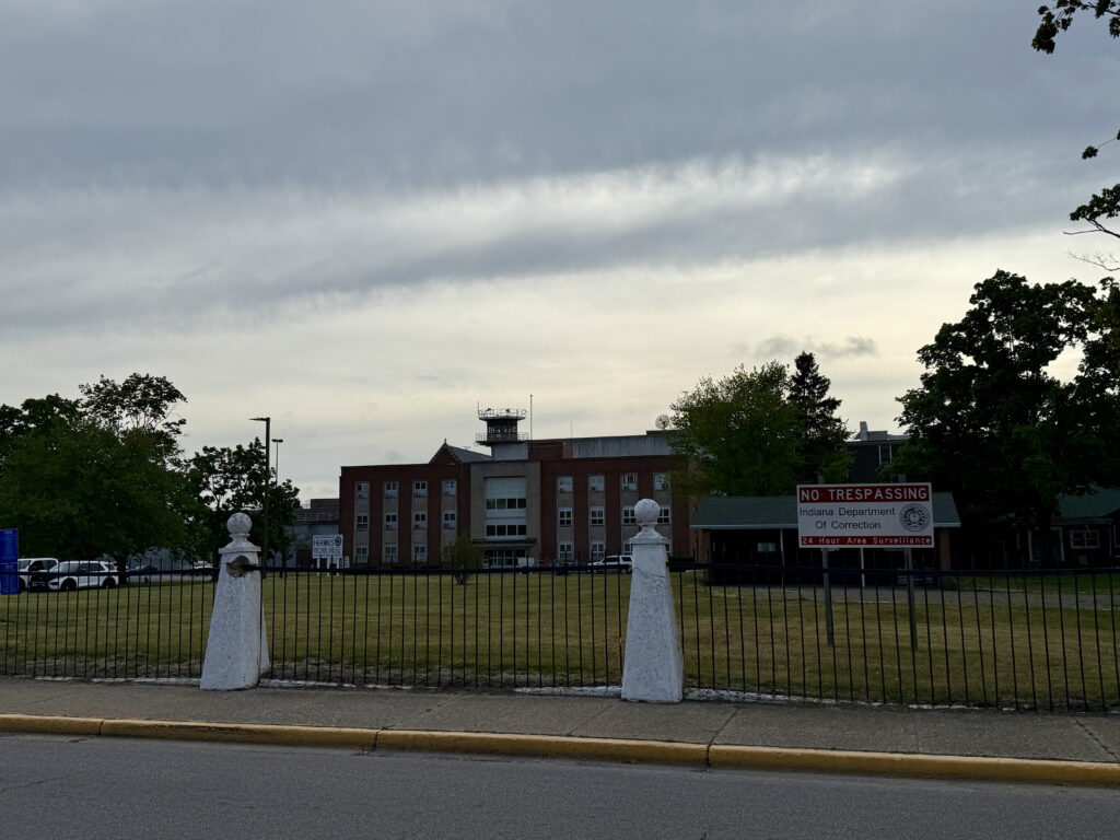 Clemency hearing shifts after Indiana death row inmate declines parole ...