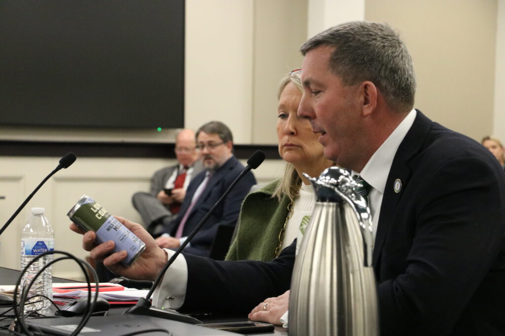 Kentucky lawmakers advance ‘shell’ bill to ban sale of hemp-derived ...