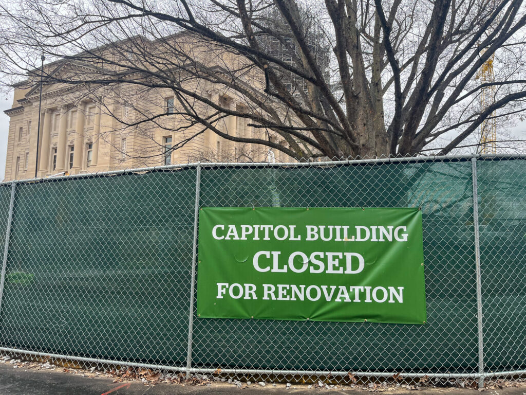 Kentucky lawmakers will not convene Monday because of severe snow and ...