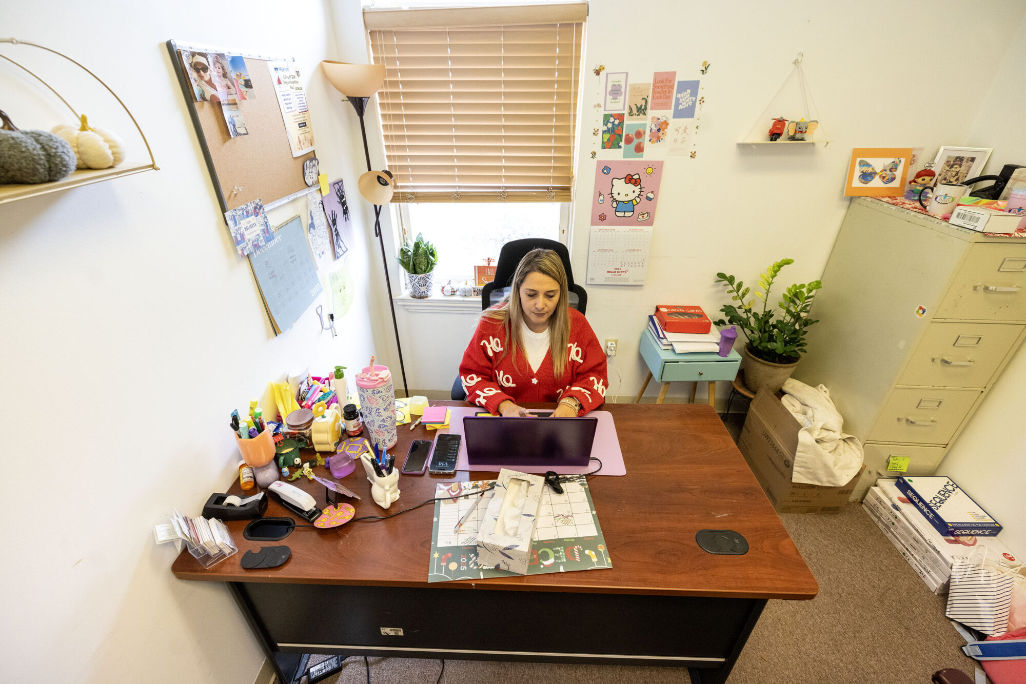 As ICE raids inspire fear in immigrant communities, some people in ...