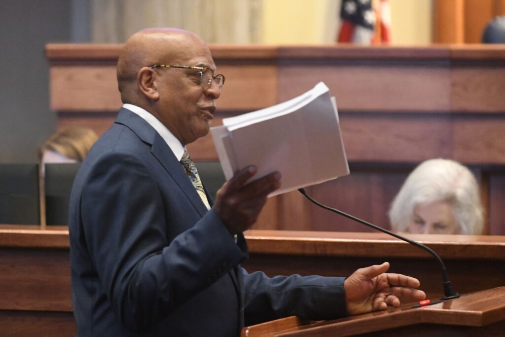 Alabama Senate OKs bill requiring life sentences for use of machine gun ...