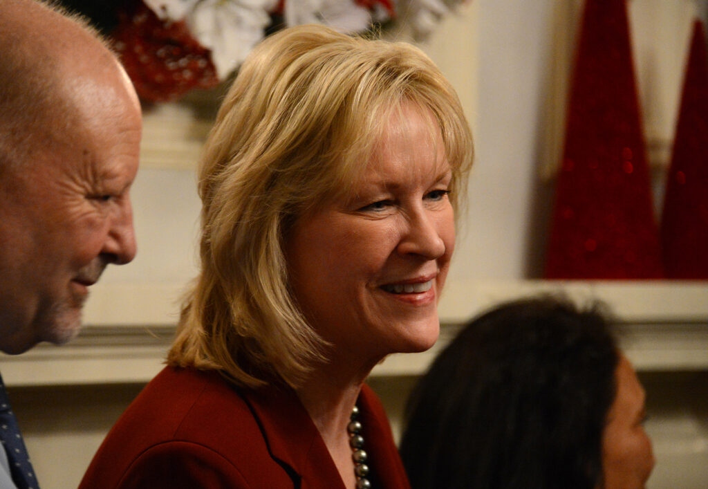 Alaska Republican Lt. Gov. Nancy Dahlstrom announces run for Congress ...