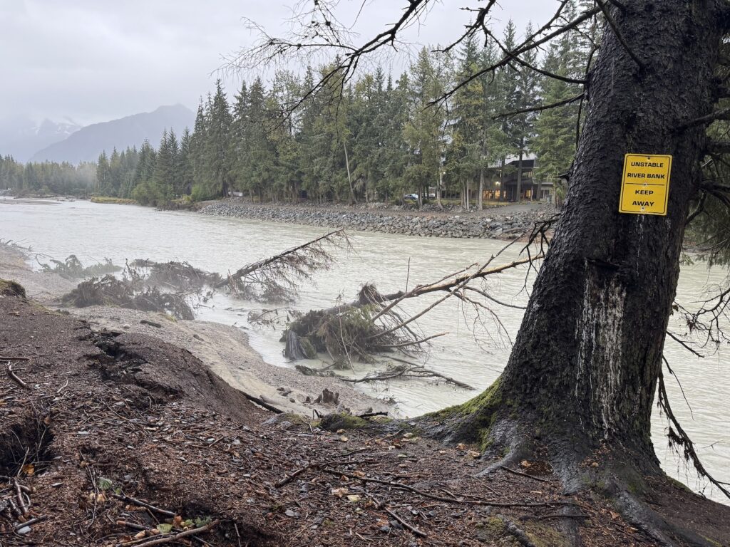 Second Juneau glacial outburst flood crests earlier and lower than ...
