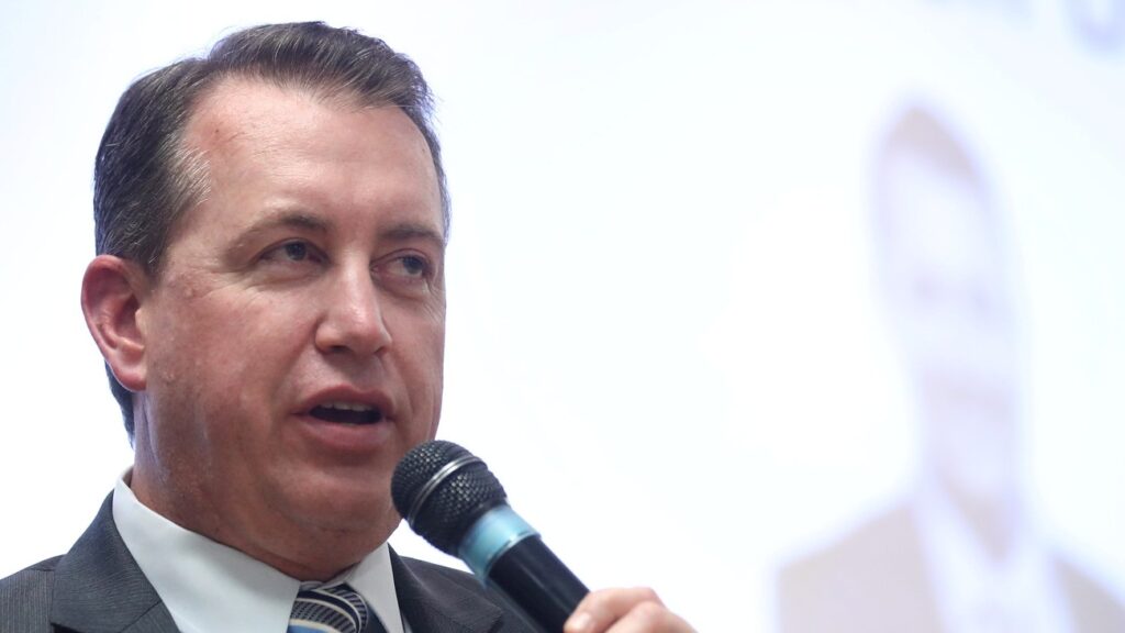 AZGOP Chairman Jeff DeWit resigns after Kari Lake leaked a tape of him ...