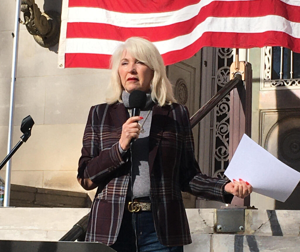 Tina Peters’ lawyer appeals directly to Trump to make long-shot case for pardon | News From The ...