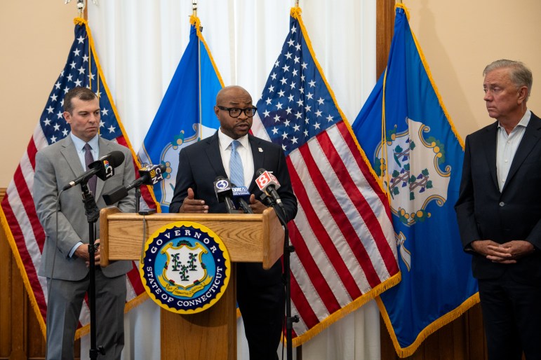 CT announces ban on warrantless ICE arrests in state courthouses | News ...