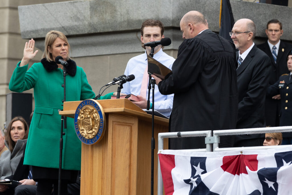 Kentucky optometrist board meets in private but takes no action as ...