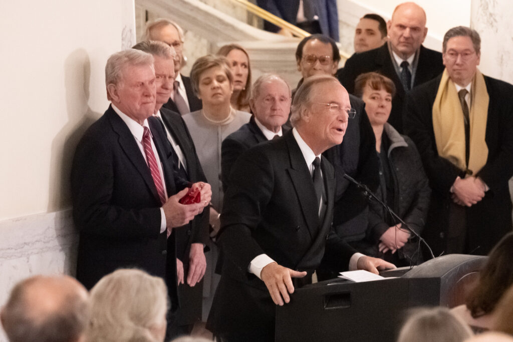 Room aboard new Navy submarine USS Idaho to be named for Dirk ...