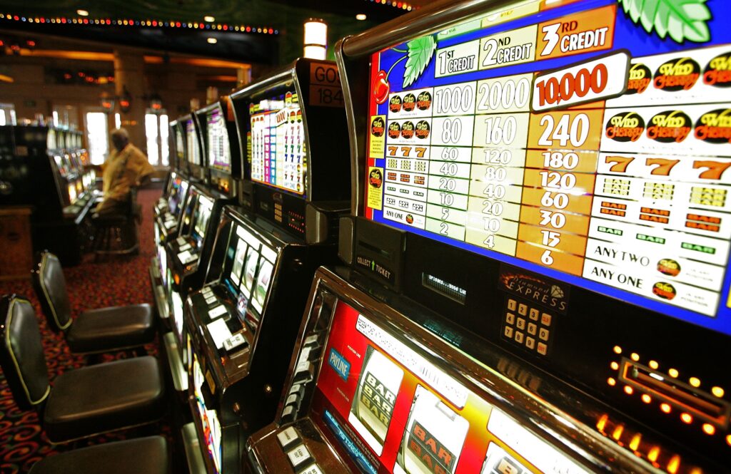 Gaming panel hears public comments on Cedar Rapids casino proposal ...