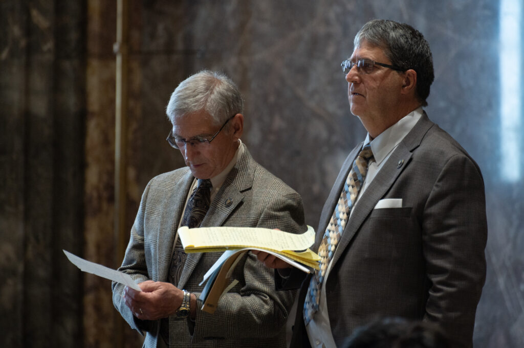 Veterinarian lawmaker files bill to protect animal care clinics after ...