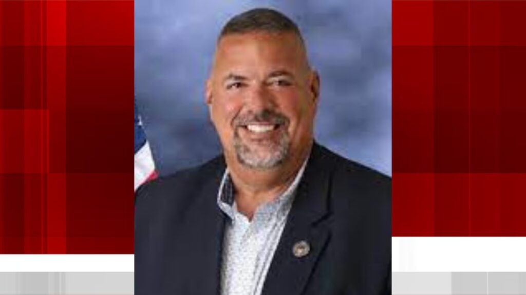 Louisiana police chief still on job despite indictment, wife’s arrest ...
