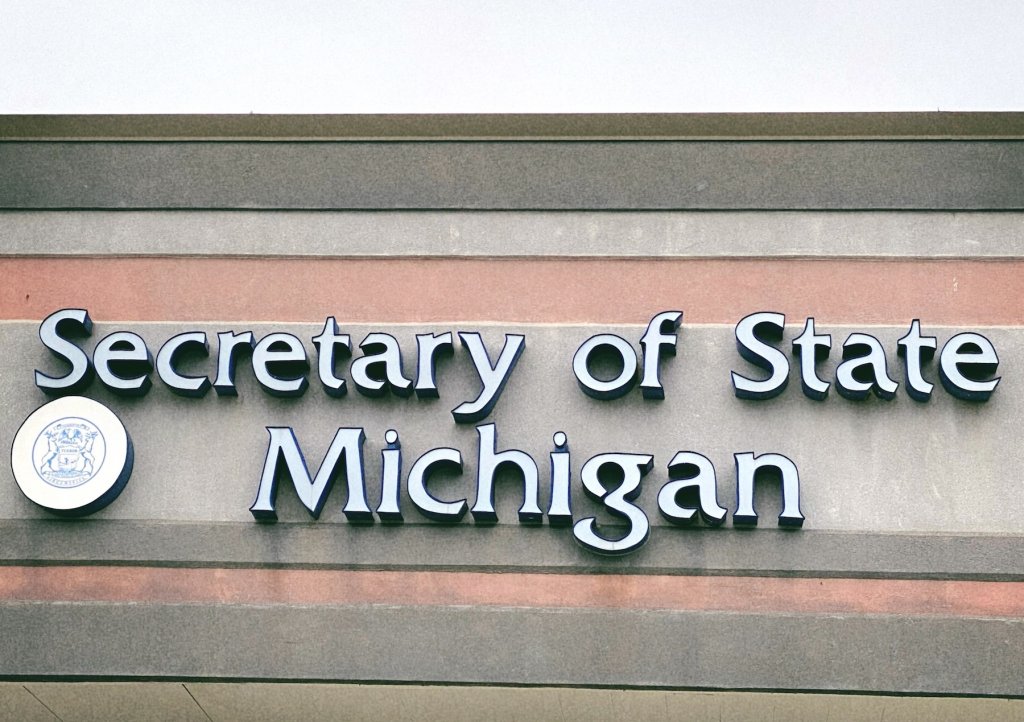 Need to renew your driver license? SOS offices reopen Monday by appt ...