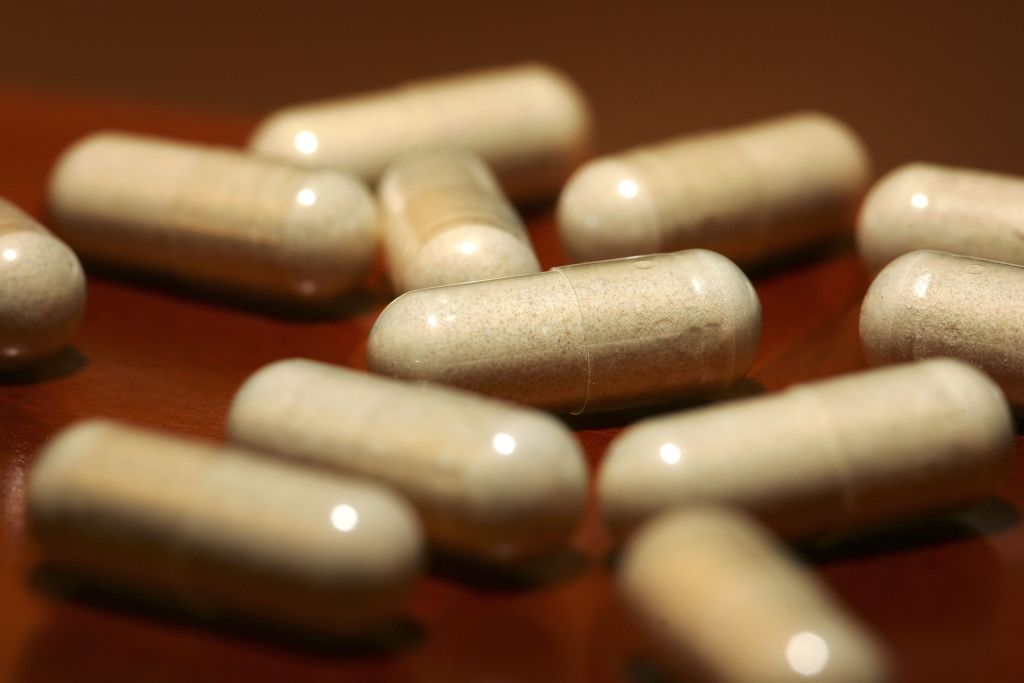 Diet pills and muscle-building supplements pose a threat for minors in ...