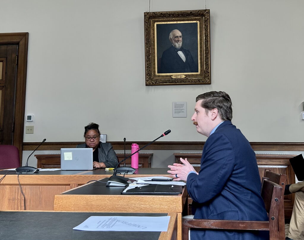 Ayotte nominates energy official Ellms to Public Utilities Commission ...