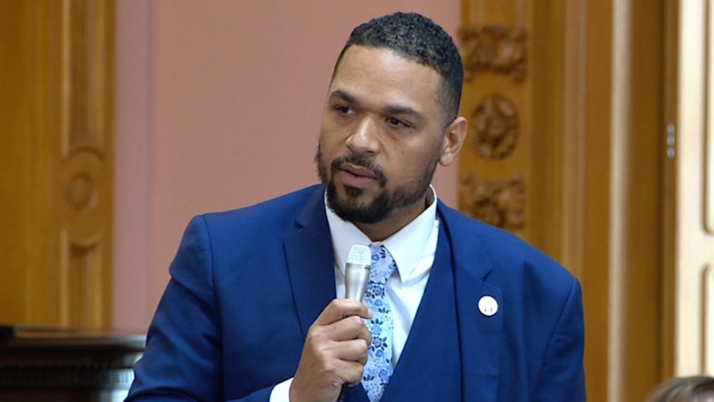 Ohio Republicans pass pornography age verification ID law as part of ...