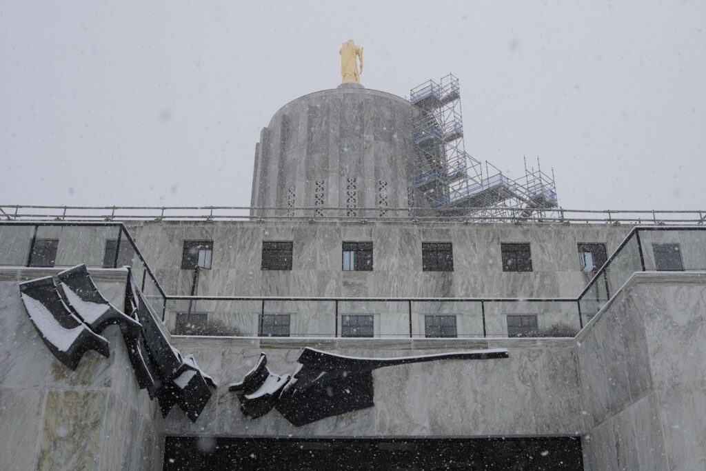 Latest Oregon economic forecast shows more money, but federal ...