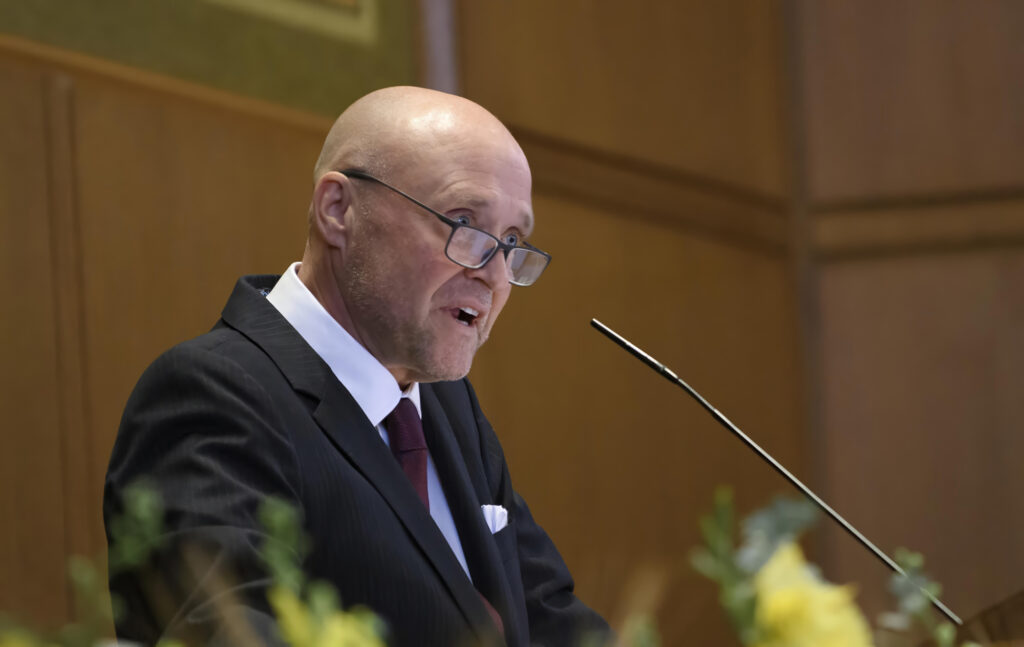 Oregon Rep. Greg Smith admits ethics violation, fails to disclose ...