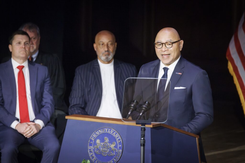 Tim DeFoor and Dave Sunday keep focus on respective offices at ...