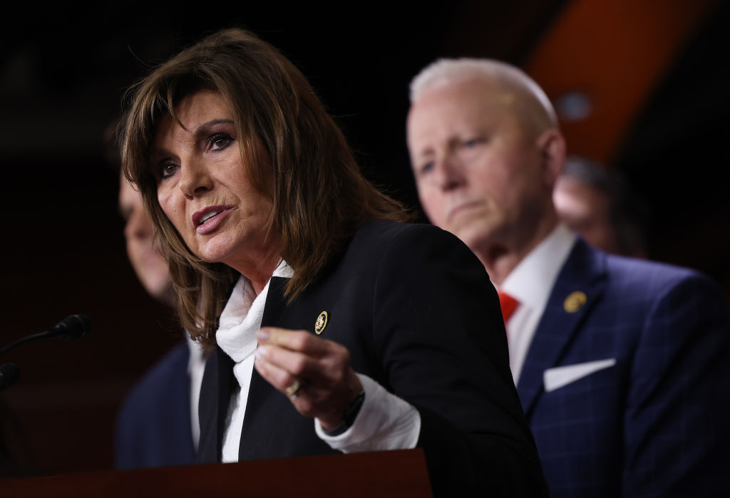 Trump issues pardon for husband of East Tennessee U.S. Rep. Diana ...