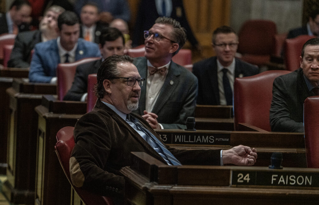 Tennessee Republican challenges FBI director over gun-carry rights ...