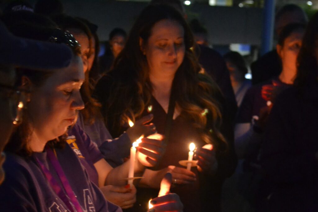 Striking nurses hold vigil as bargaining resumes at Meriter hospital ...