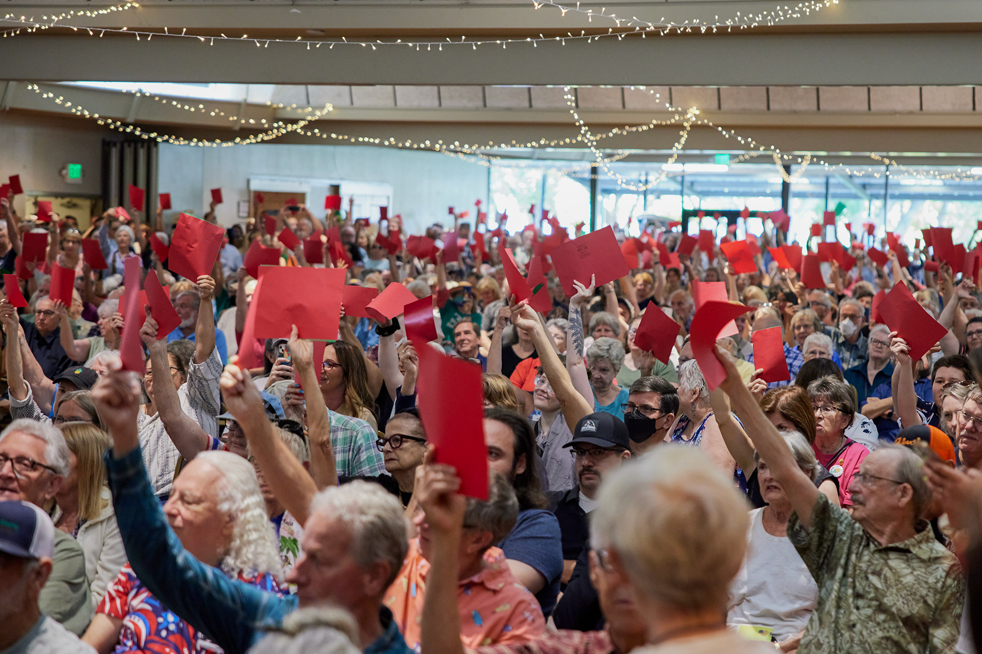Northern California Republican heckled at packed town hall over Trump ...