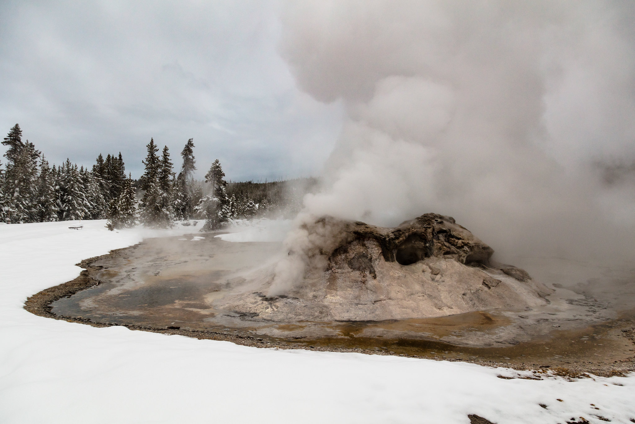 New research methods reveal Yellowstone not ‘ready to blow’ anytime ...