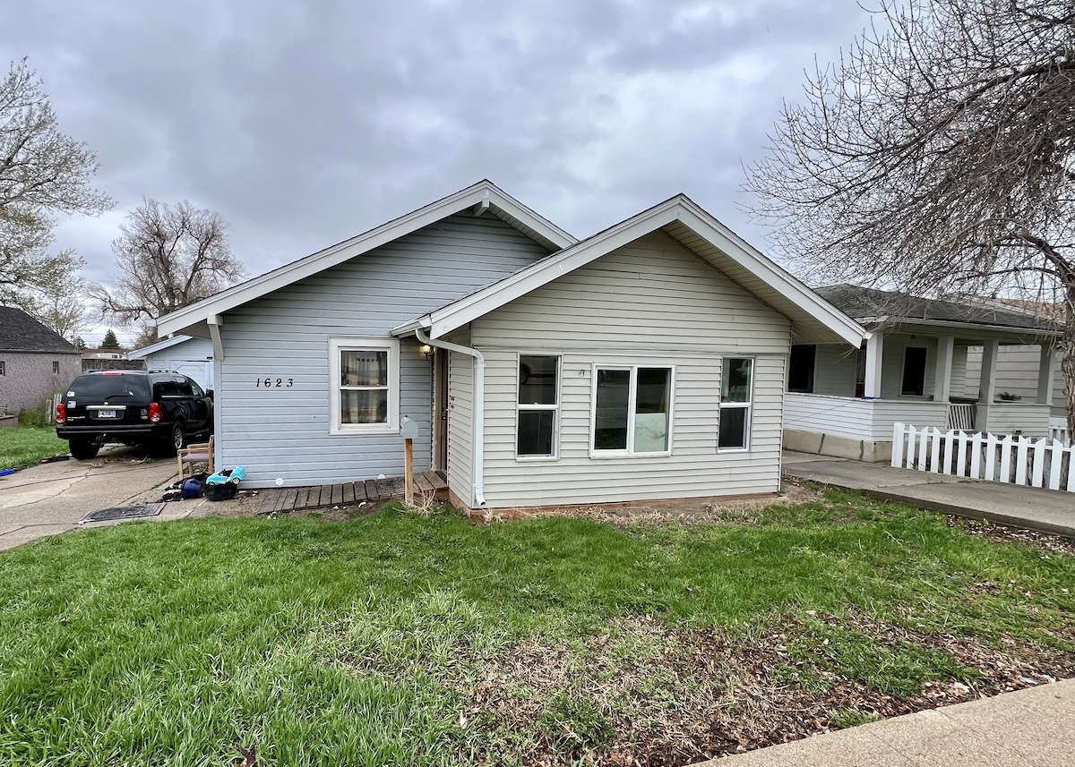 Body cam shows Casper homeowner raising gun at officers responding to ...