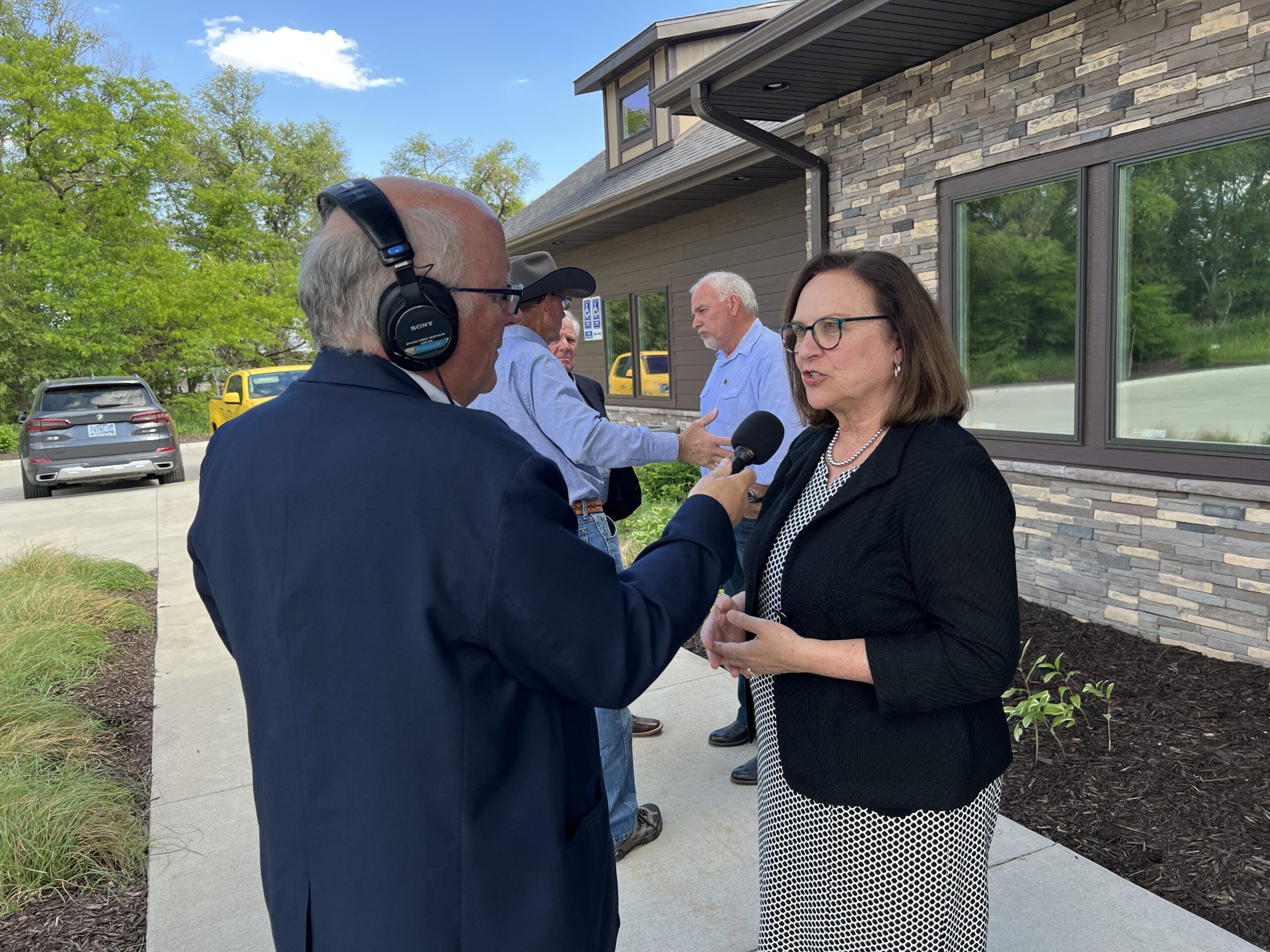 New U.S. Sen. Pete Ricketts raises $200k for campaign, $1.57 million ...