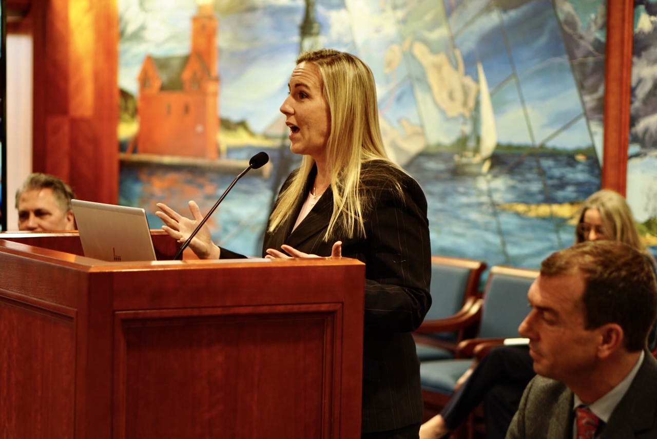 Gilchrist endorsement blitz shows strength in late-game bid to be ...