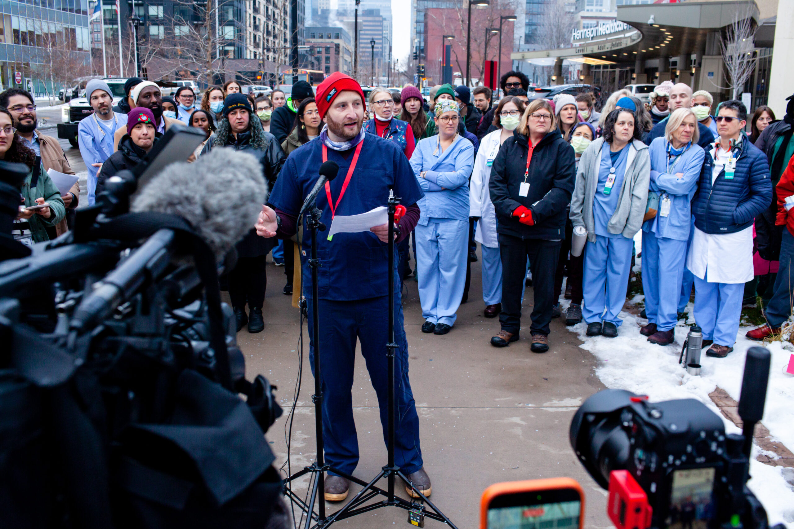 Homeland Security Secretary Kristi Noem visits Minnesota as hundreds ...