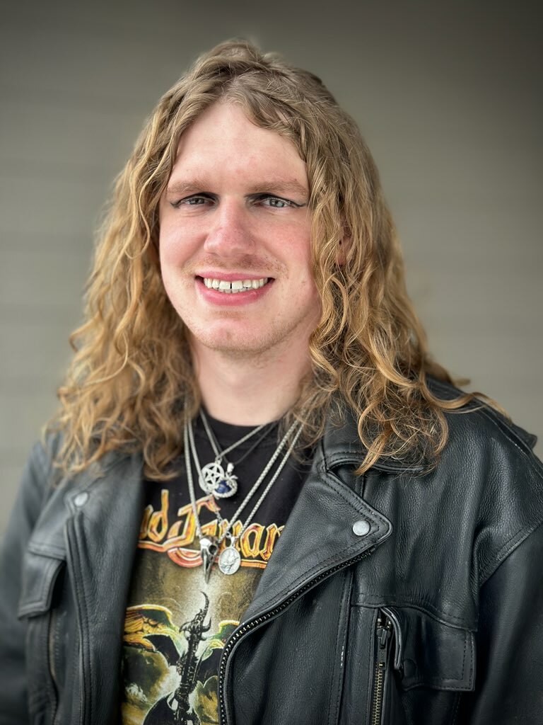 Dakota Adams goes from extremist militia upbringing to progressive Dem ...