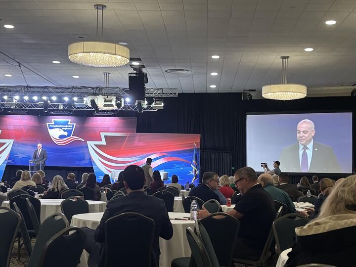 Tim DeFoor and Dave Sunday keep focus on respective offices at ...