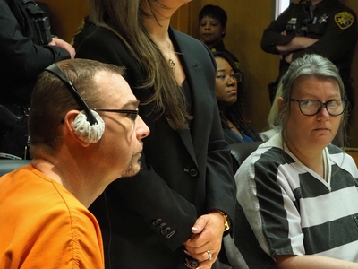 Jennifer Crumbley, mother of Oxford school shooter, asks judge to throw ...