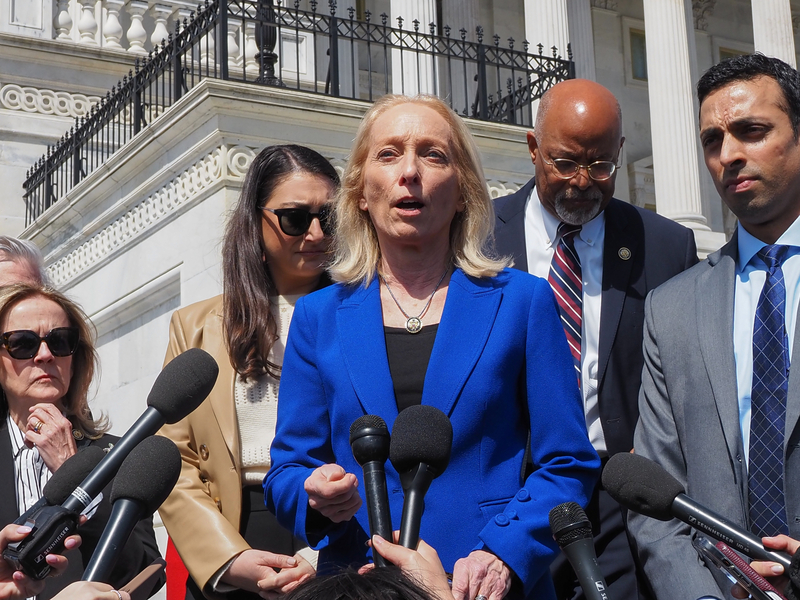 US House Democrats call for Congress to come back into session for Iran ...